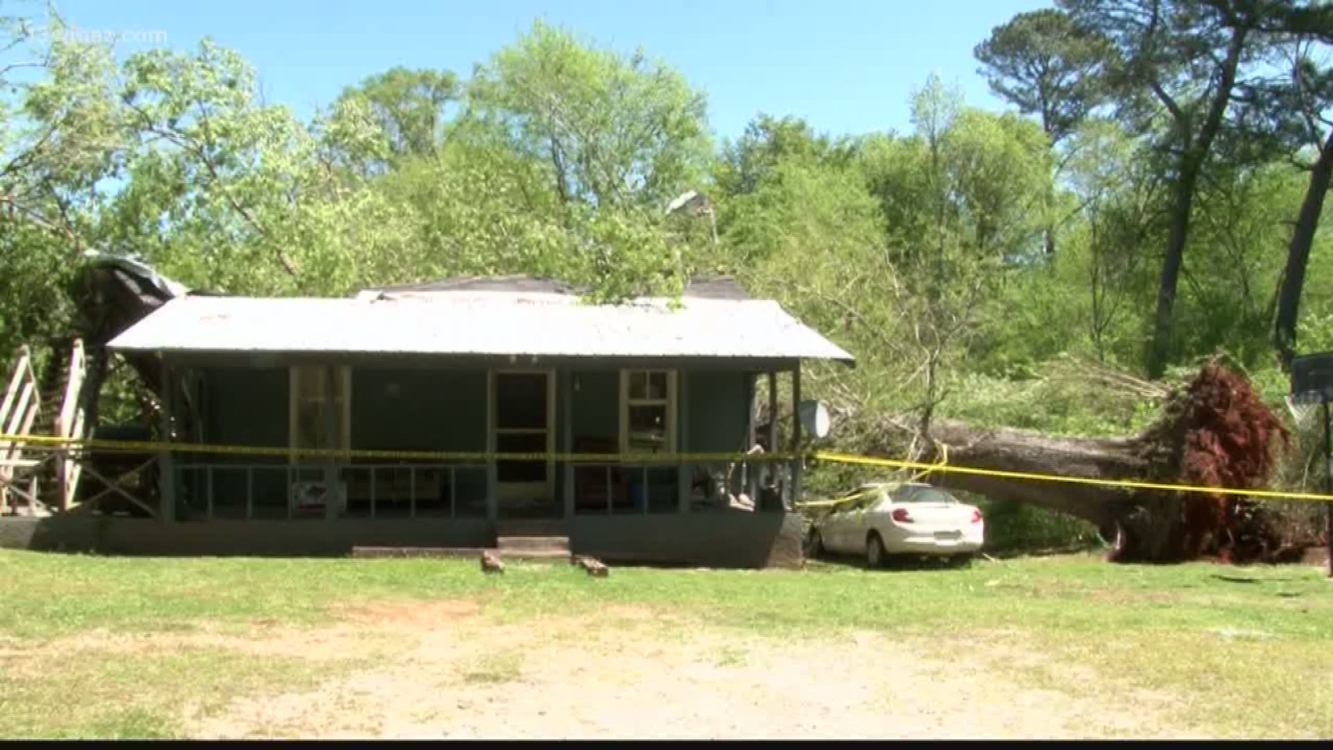 Putnam County couple escapes from home crushed by tree in storms ...