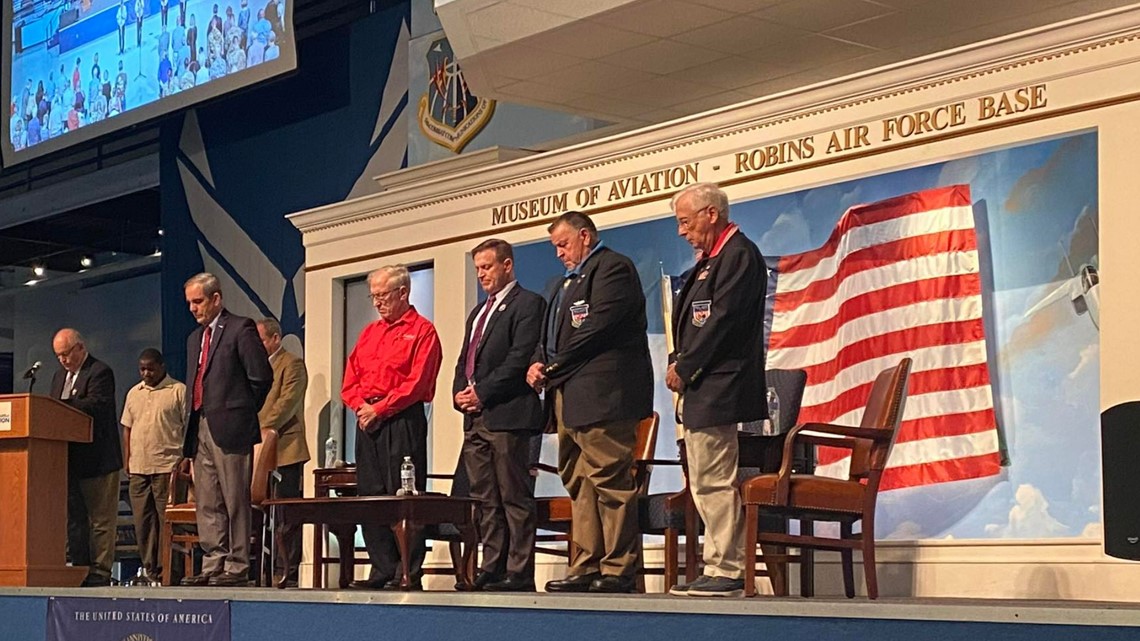 Former Vietnam POWs tell their stories at Museum of Aviation | 13wmaz.com