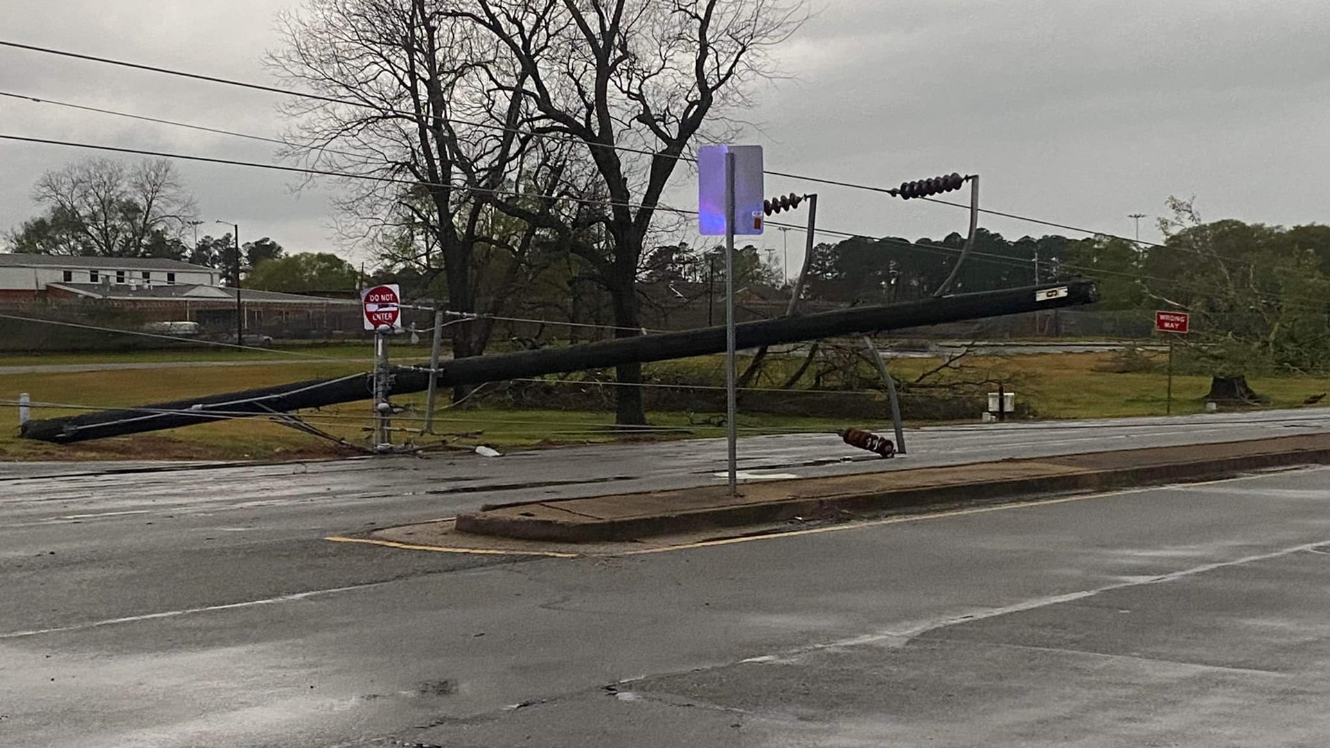 Central Georgia storms cause damage and bring hail | 13wmaz.com