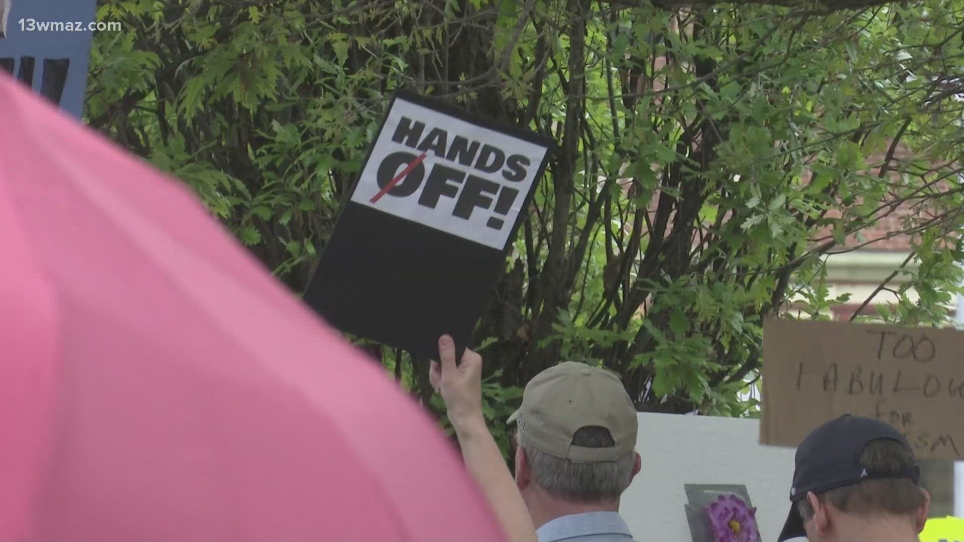 Macon 'Hands Off' rally draws crowds against Trump policy impacts ...