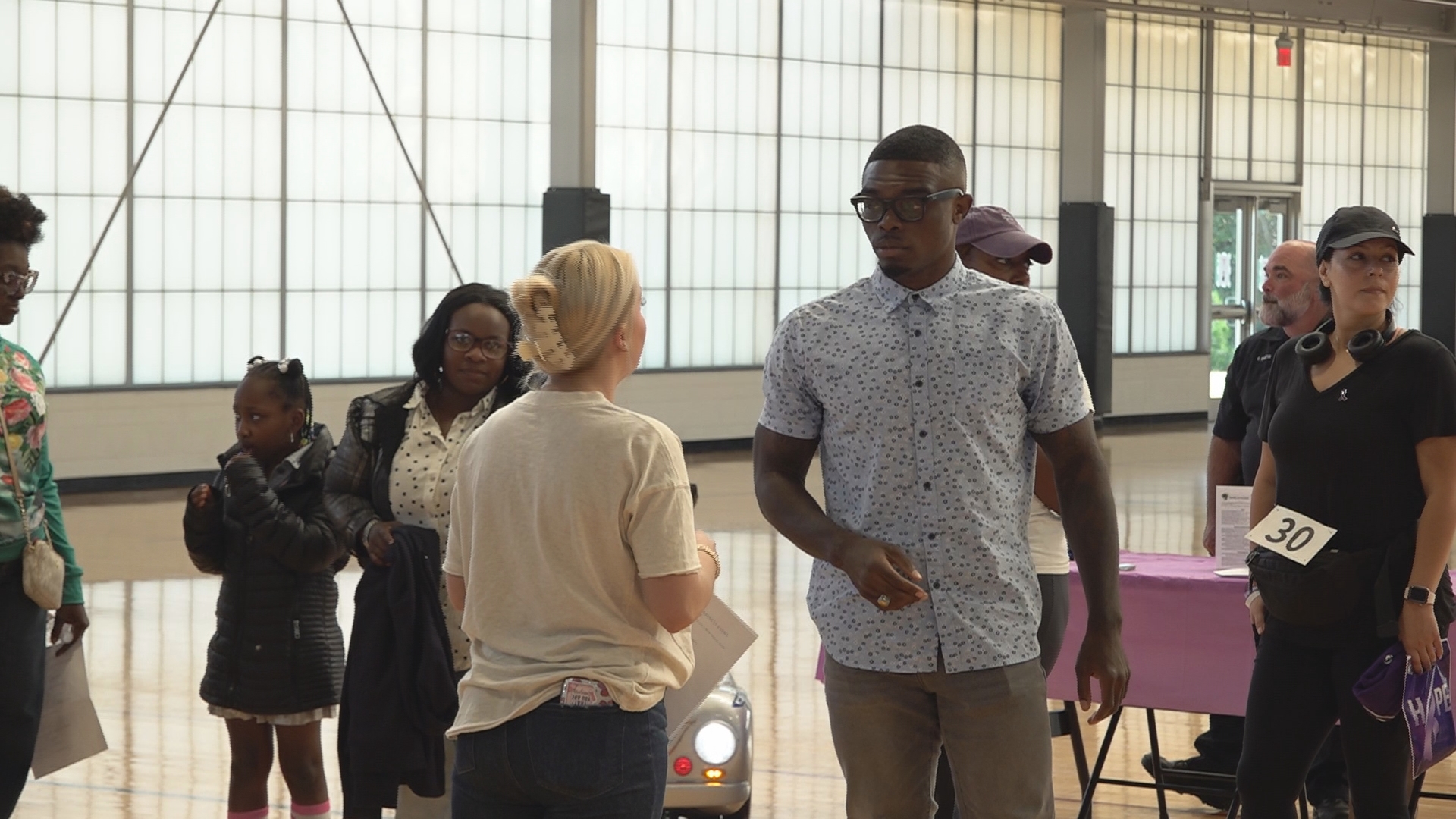 Bear rescue from a palm tree in Arizona | 13wmaz.com