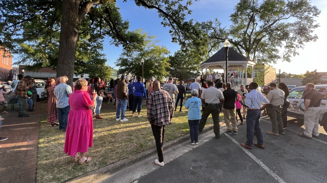Washington County family holds vigil for Sonya Tukes | 13wmaz.com