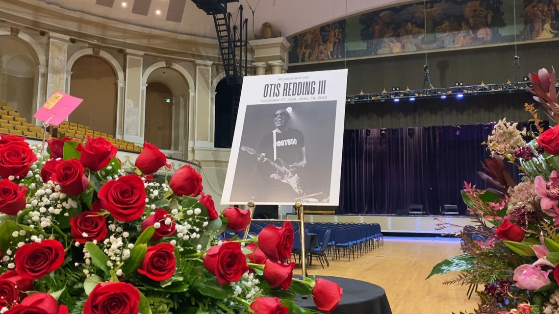 Hundreds honor Otis Redding III at visitation in downtown Macon ...