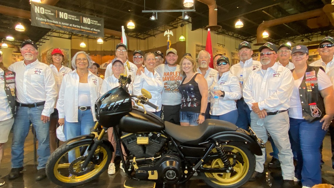 Double amputee veteran gets custom motorcycle | 13wmaz.com
