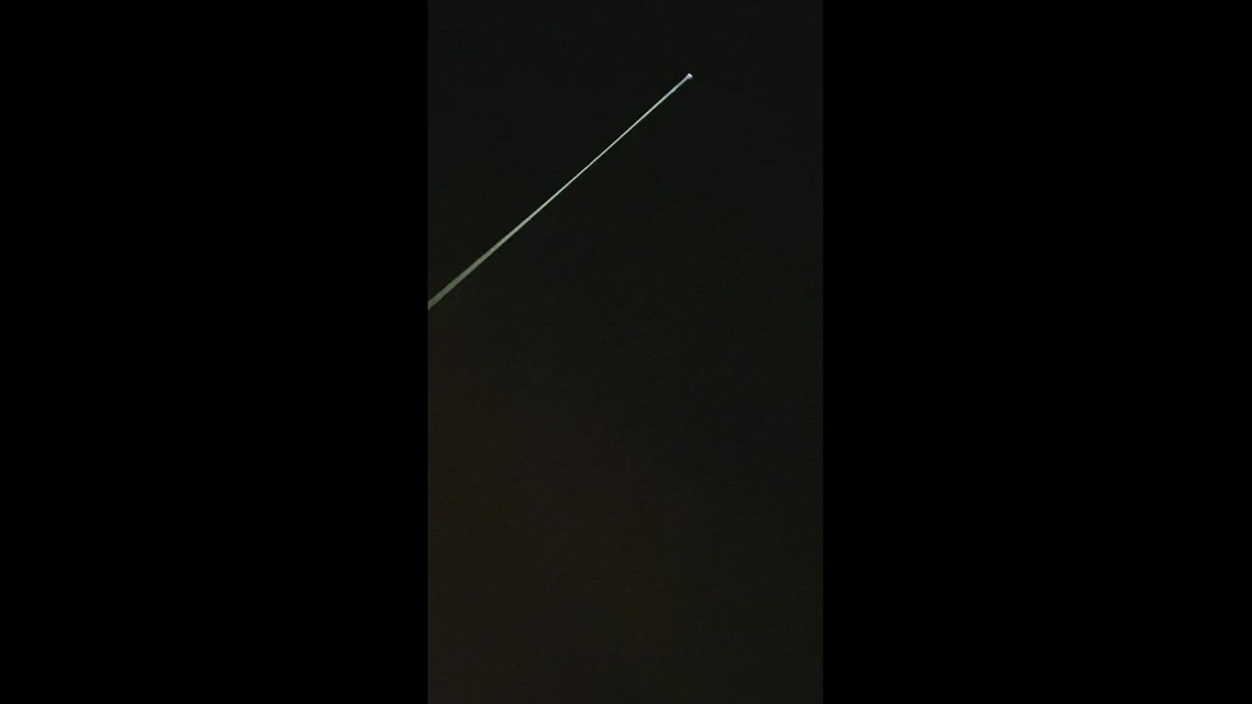 Viewer captures SpaceX Dragon reentry after ISS mission | 13wmaz.com