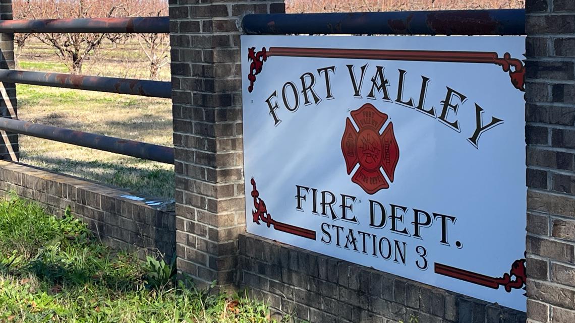 Fort Valley Fire Chief Antonio Woodard dies at 48 | 13wmaz.com