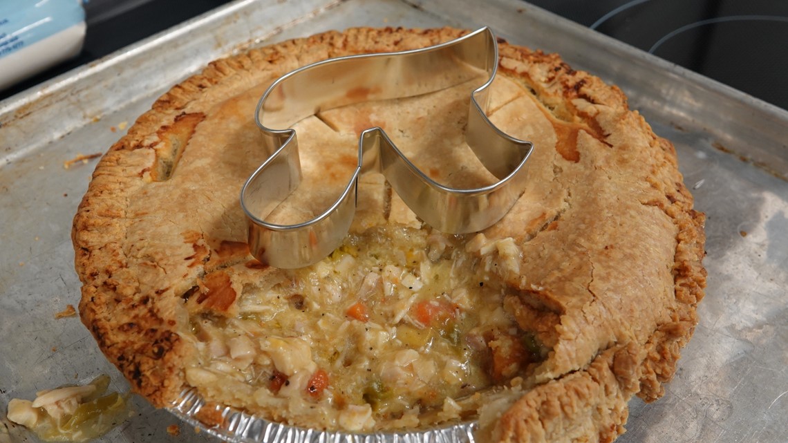 Oak Hill Middle School celebrates Pi Day | 13wmaz.com