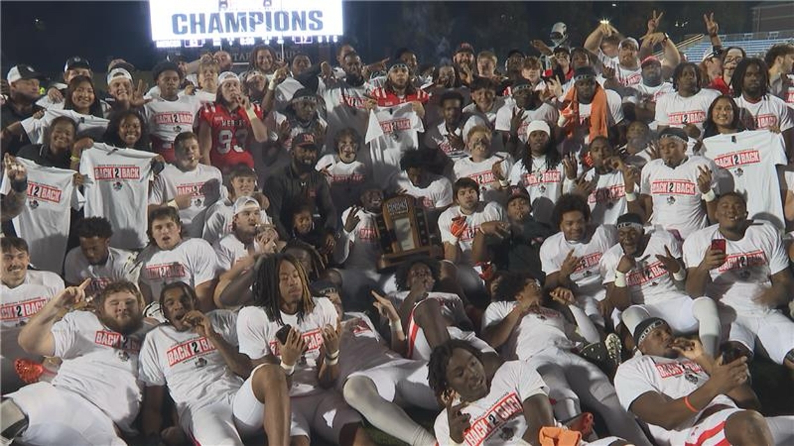 Mercer football wins back-to-back SoCon titles, finishes undefeated in ...