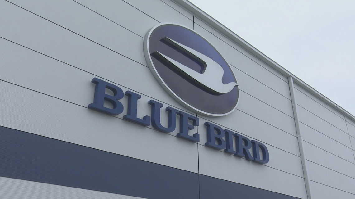 Blue Bird celebrates signing union contract in Fort Valley | 13wmaz.com