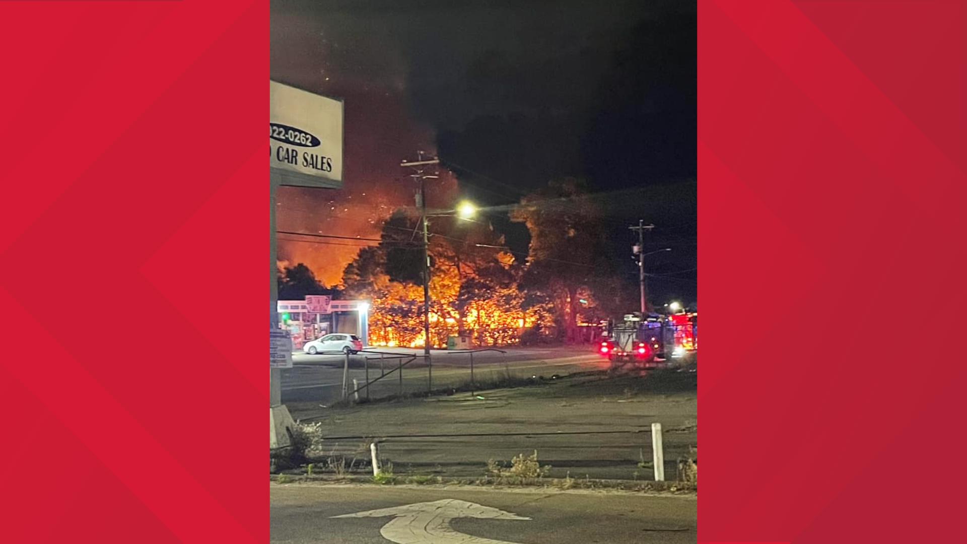 Apartment fire breaks out in Warner Robins early Friday | 13wmaz.com