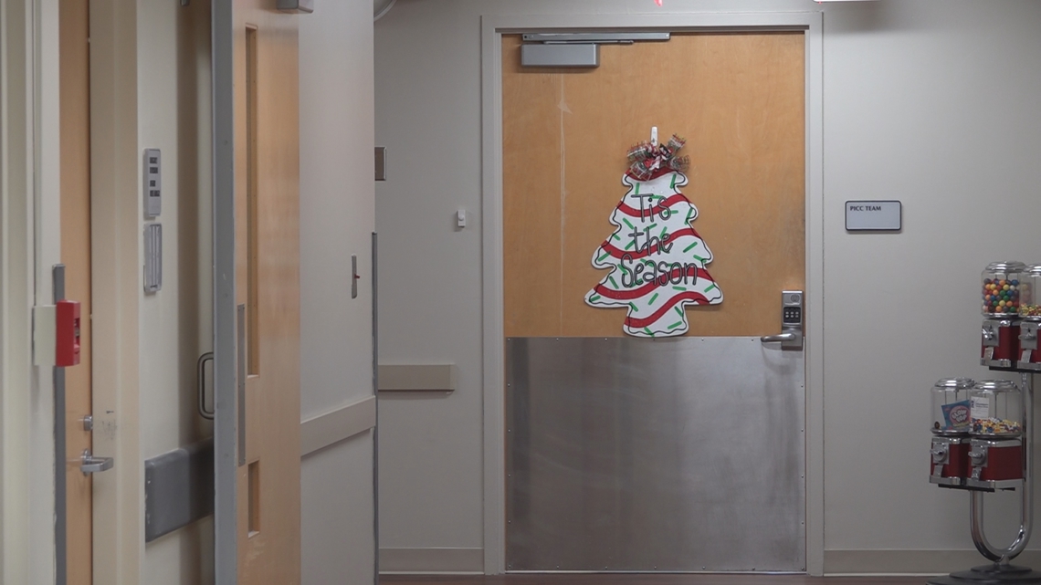 Warner Robins emergency room staff members work through the Christmas ...