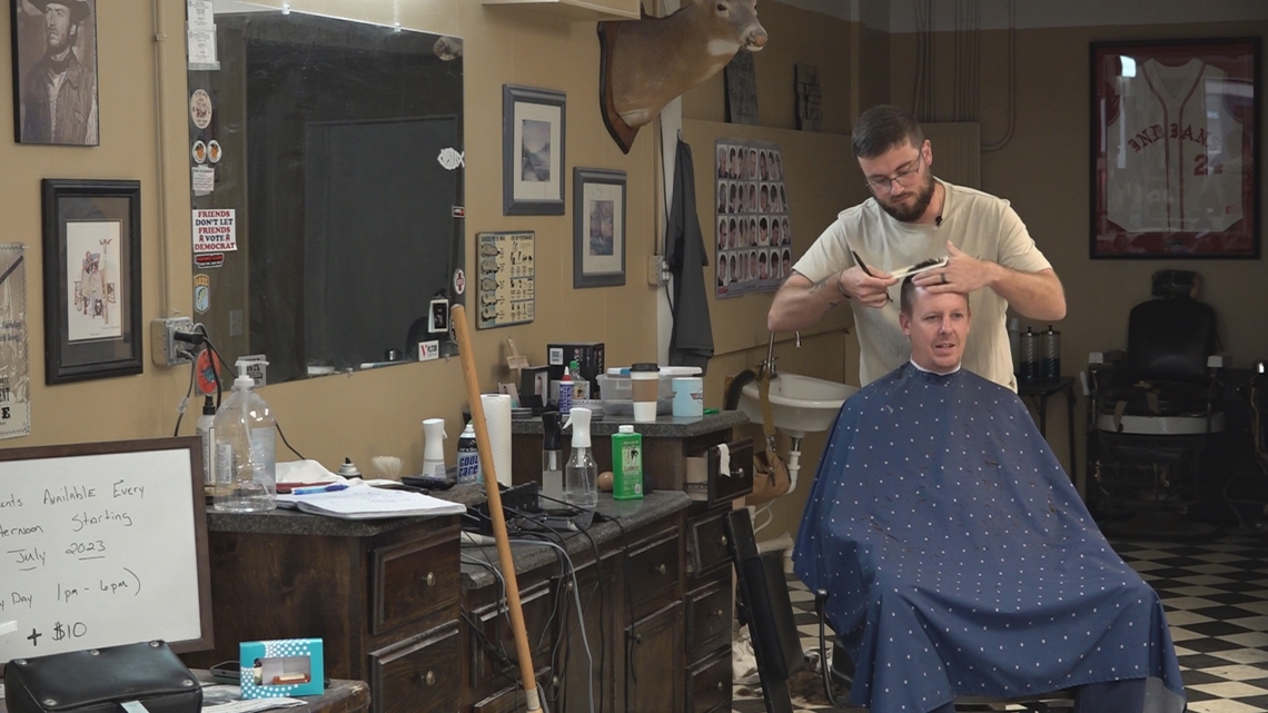 Georgia barber becomes an unexpected hero after saving woman | 13wmaz.com