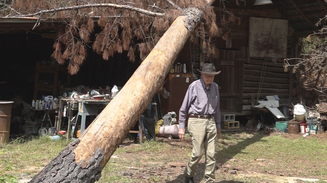97-year-old Angelo Crowe fights Hurricane Helene aftermath | 13wmaz.com