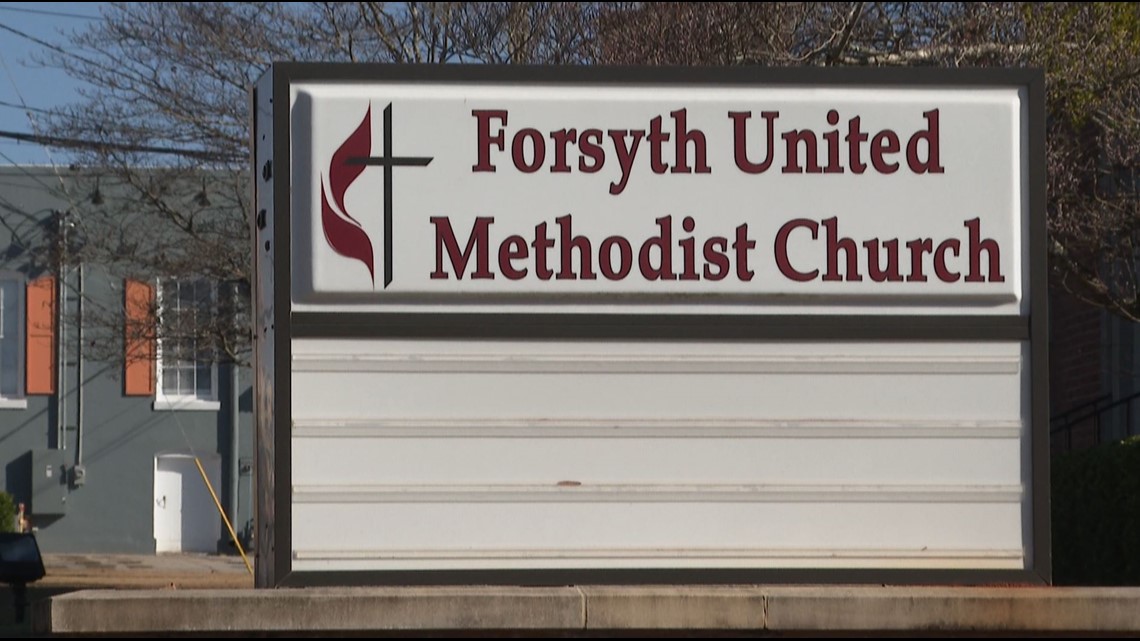 Forsyth Methodist Church receives grant from Royal Seven gas | 13wmaz.com