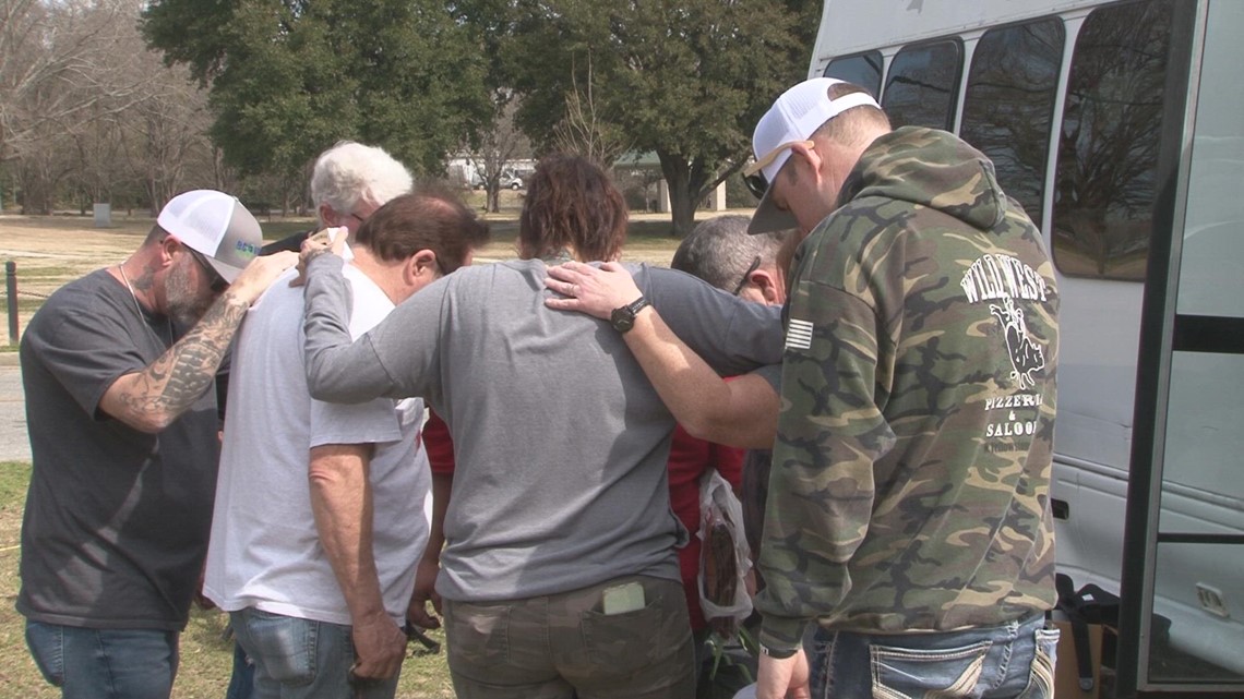 Community bands together to help the homeless | 13wmaz.com