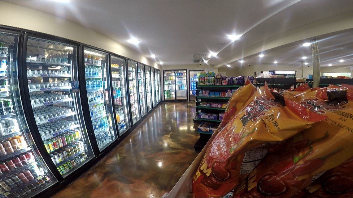 Carr's convenience store re-opens in Lizella | 13wmaz.com