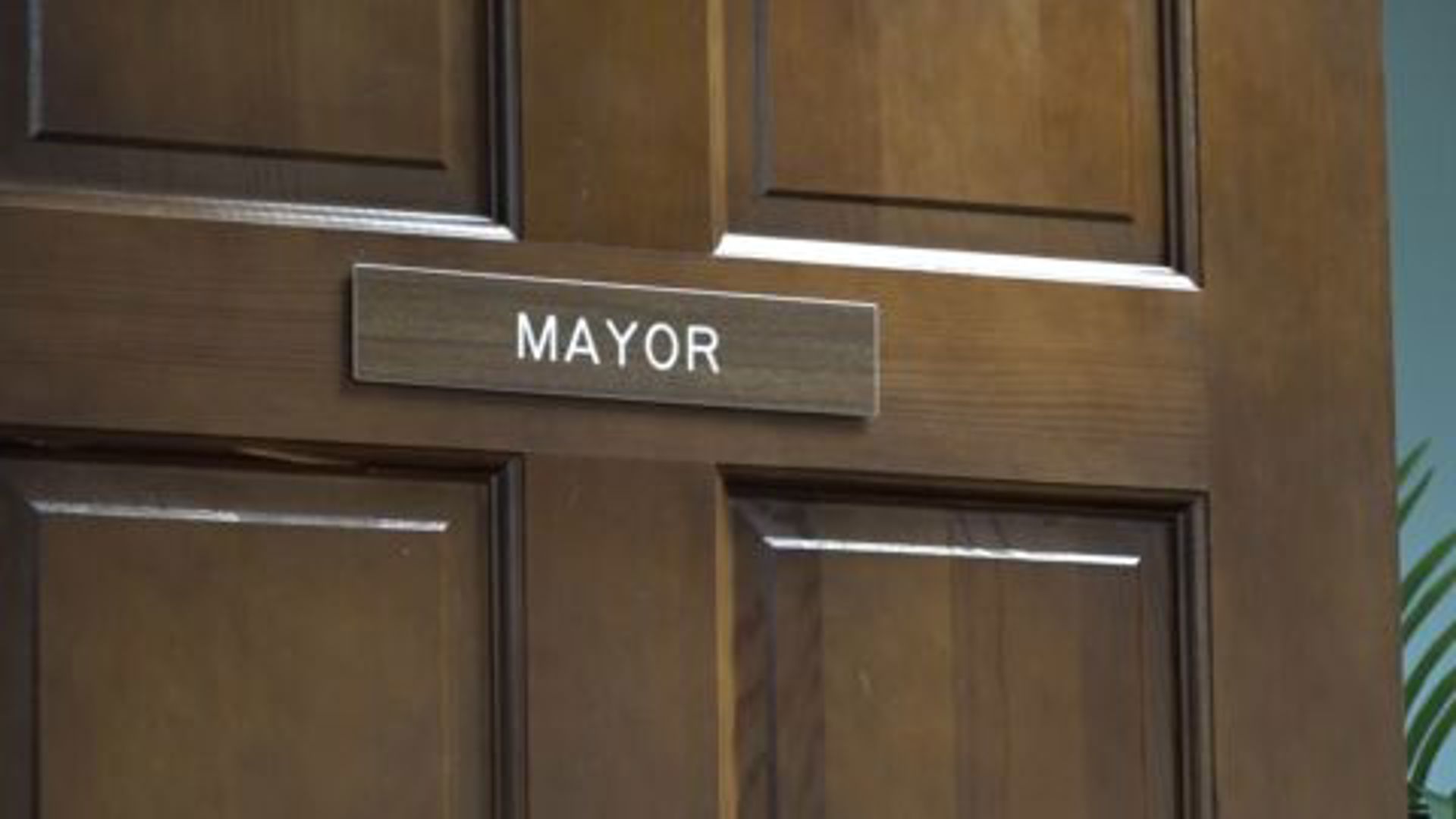 Perry mayoral candidates tackle growth, infrastructure issues | 13wmaz.com