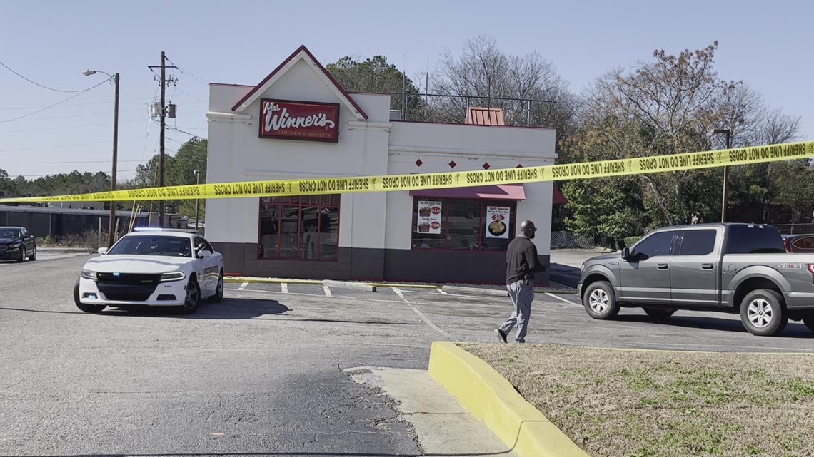 Man shot and killed at Macon fast food restaurant, suspect on the run ...