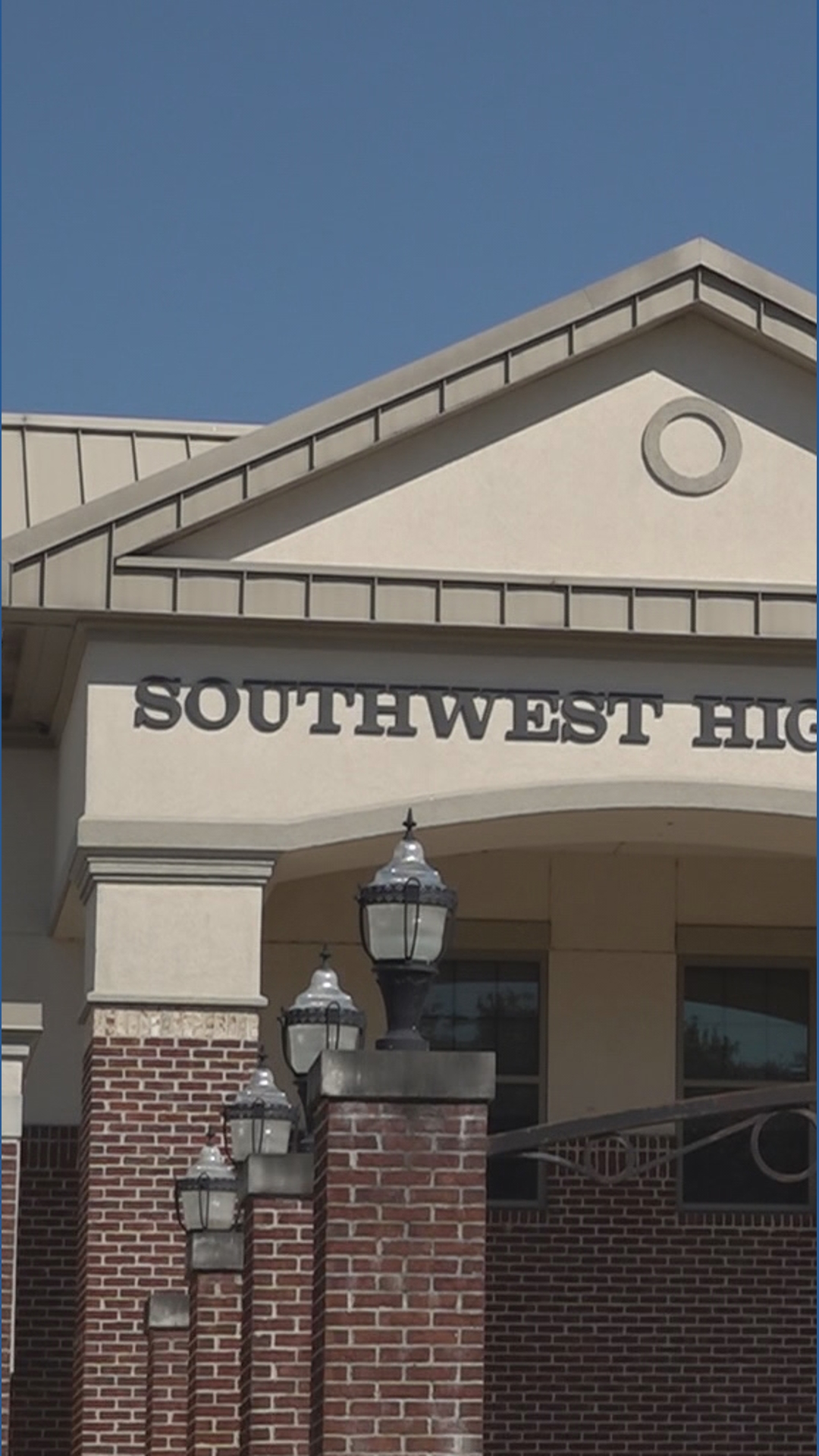 Georgia's 2025 high school graduation rates are out. How schools ...