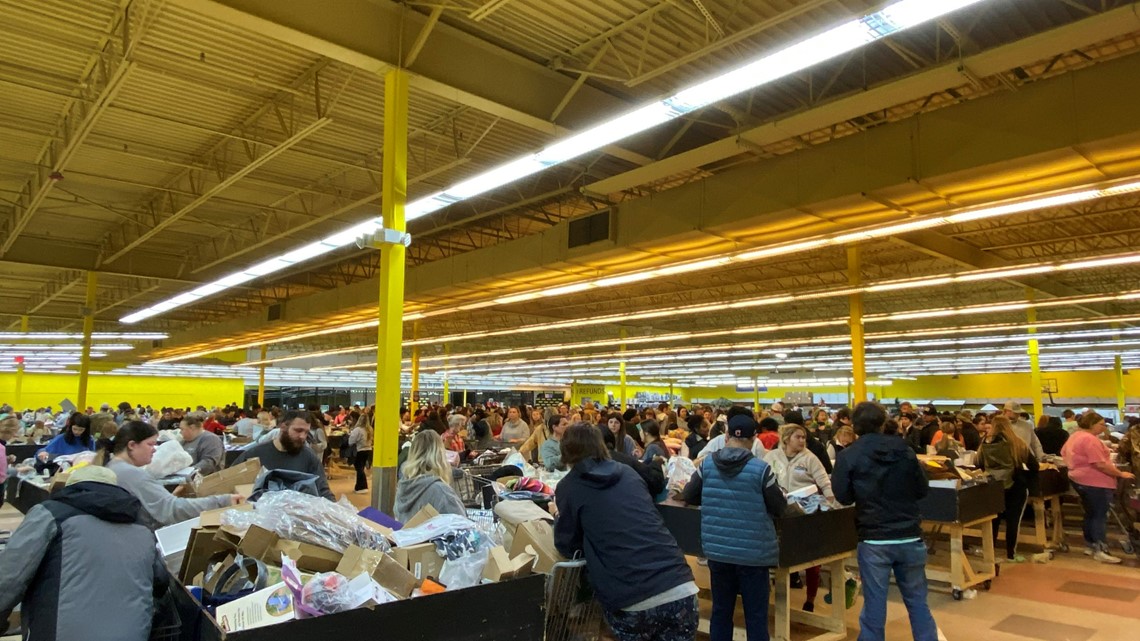 Black Friday shoppers find big deals in discount store | 13wmaz.com