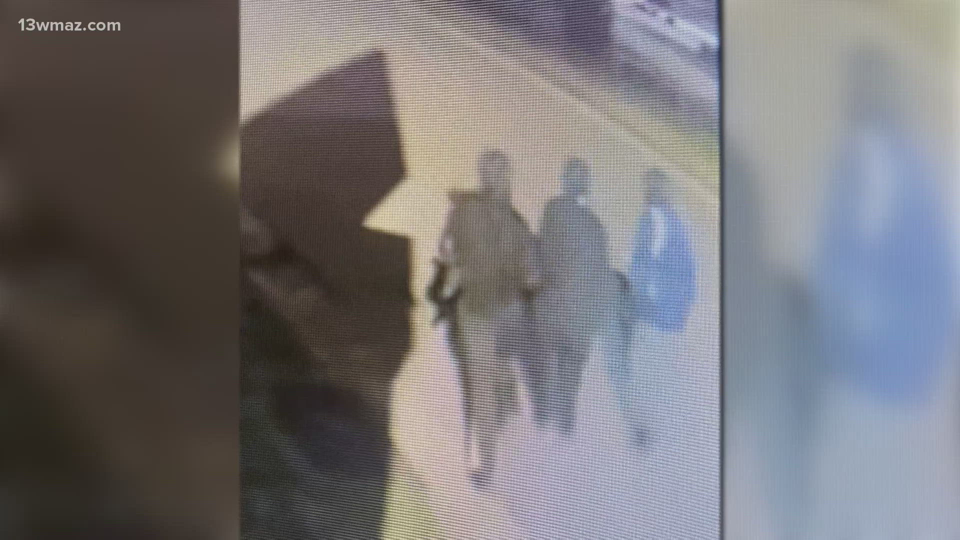 Authorities looking for suspects after armed robbery at South Macon ...