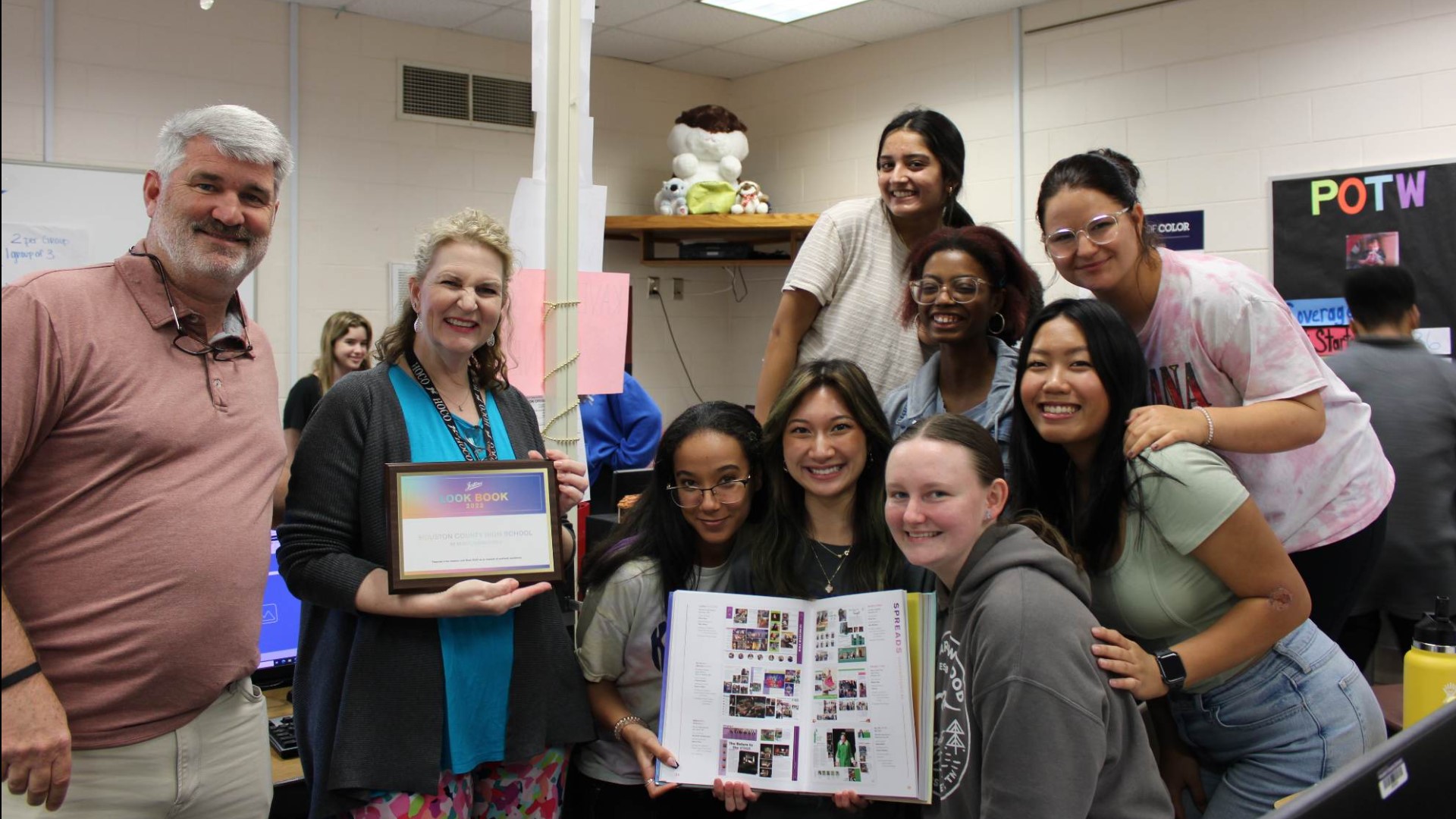 Katelyn Heck visits her former teacher for Teacher Appreci | 13wmaz.com