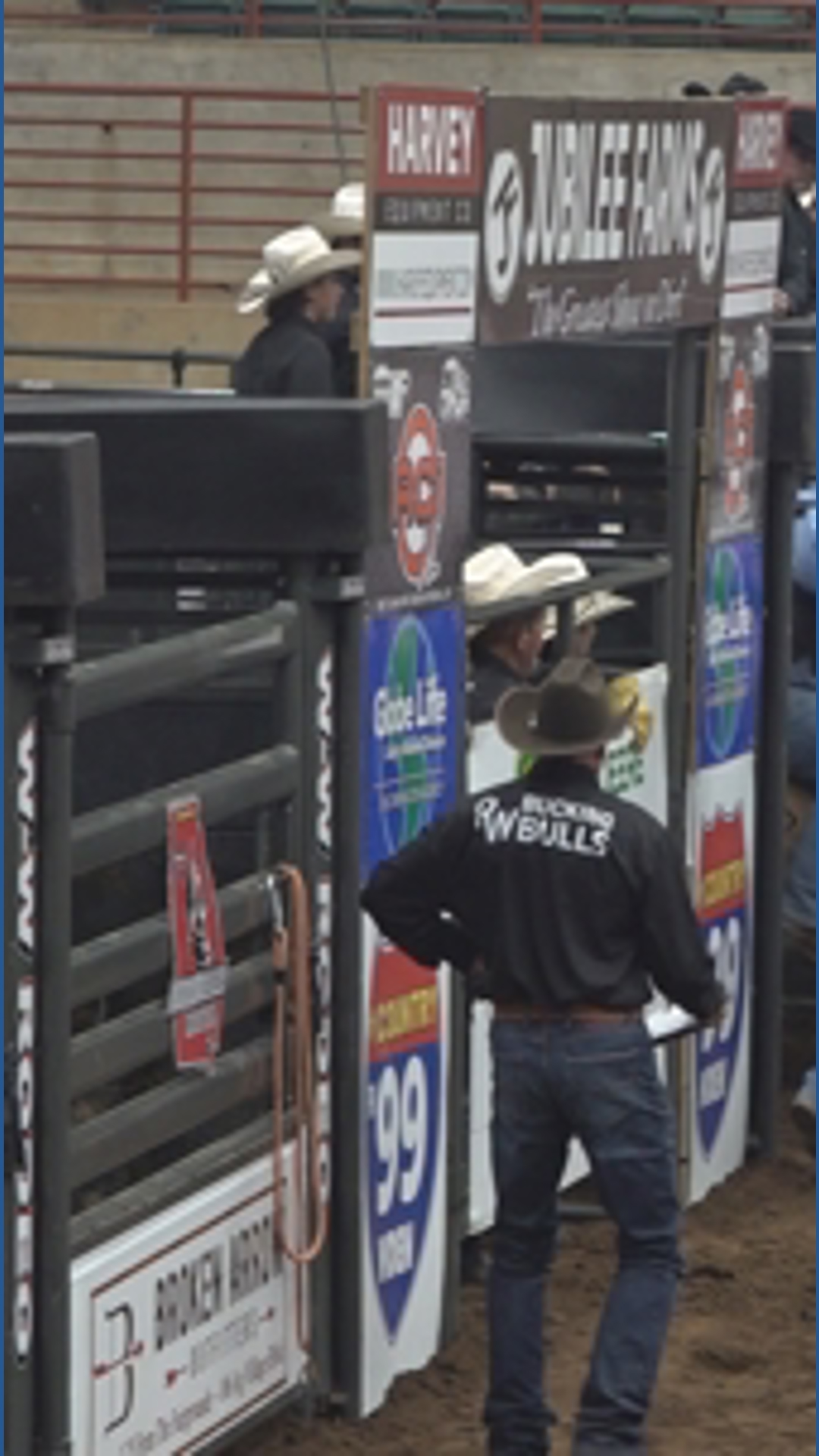 Houston County Sheriff Matt Moulton rides bull for Georgia Sheriffs ...