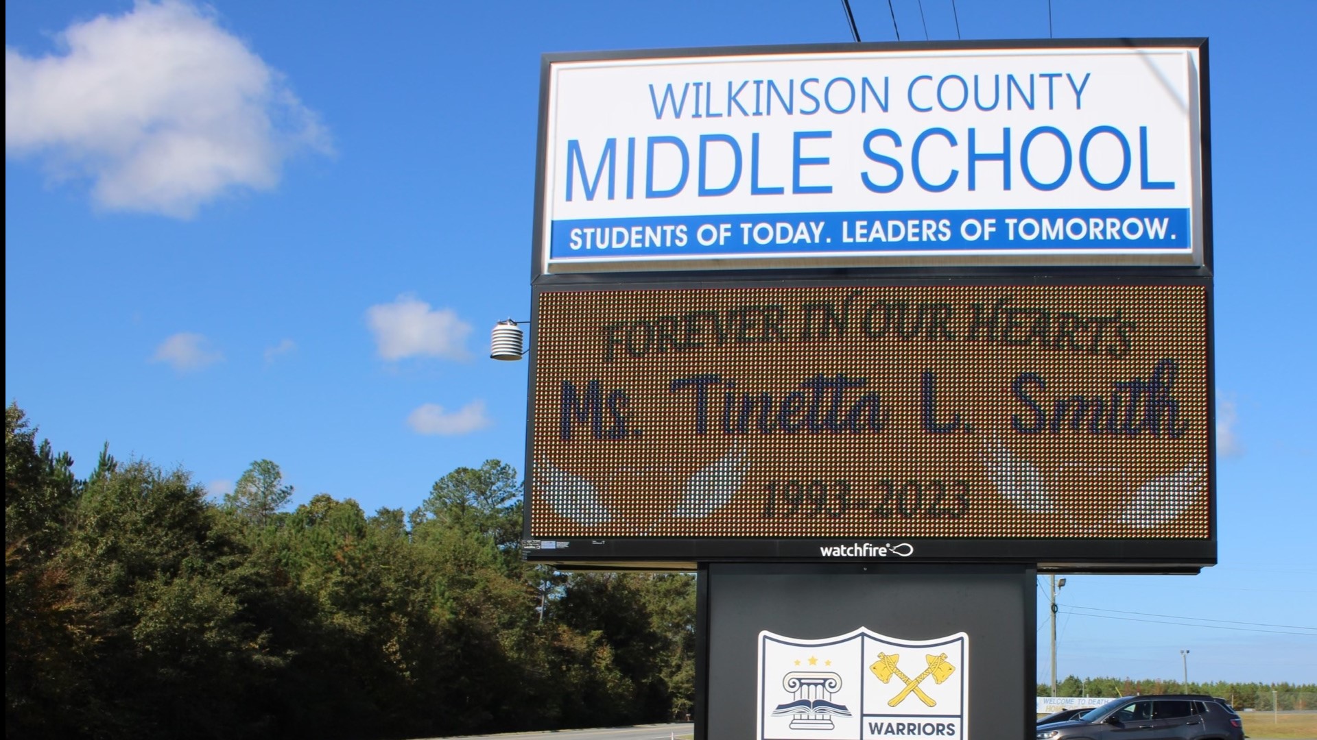 Middle school teacher is honored with memorial service | 13wmaz.com