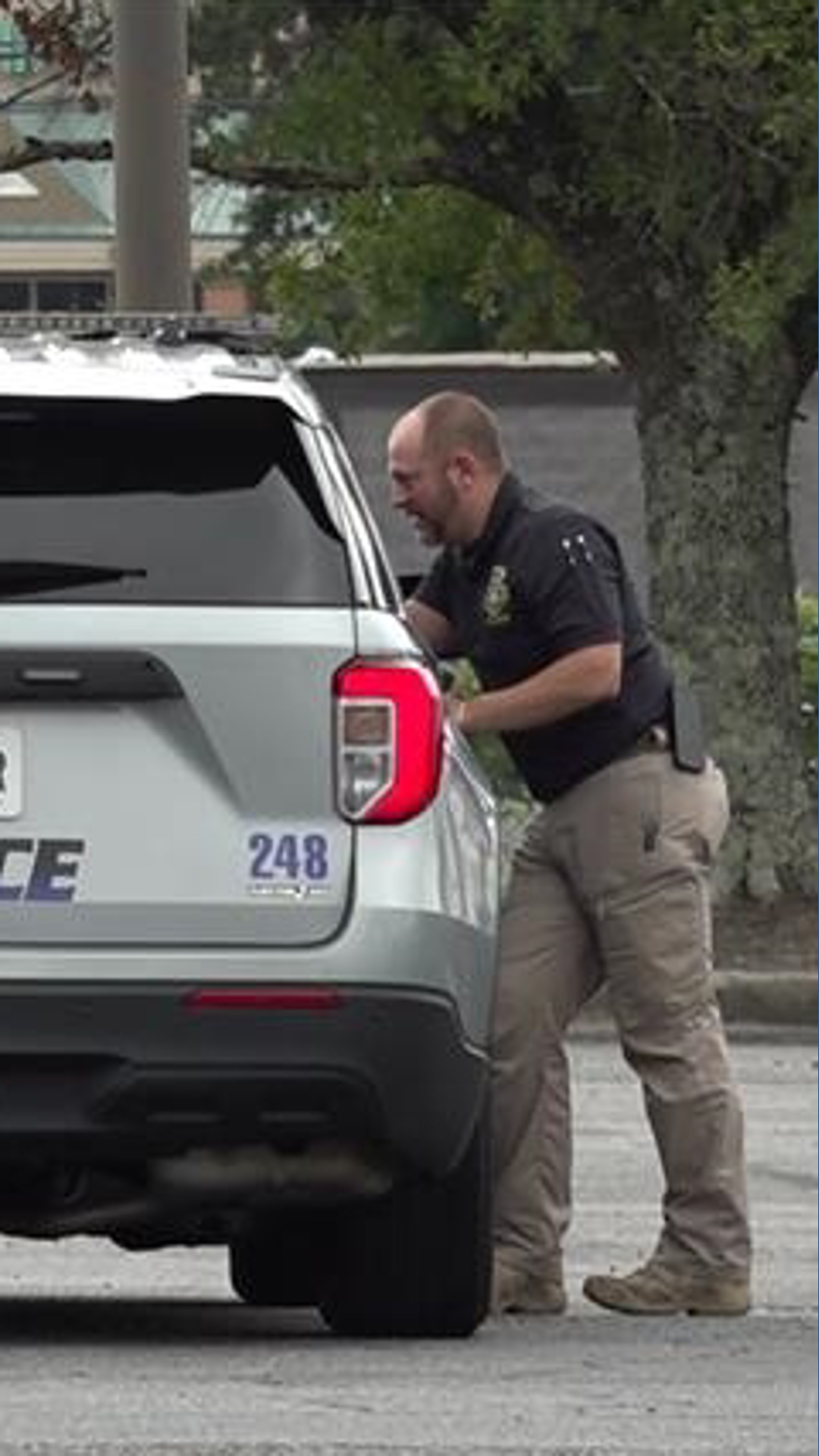 Warner Robins Police officer shot in Galleria Mall standoff, suspect ...