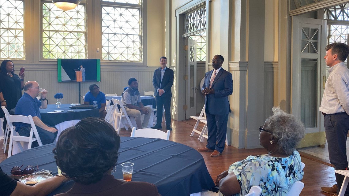 Dublin celebrates ex-Police Chief Tim Chatman's retirement | 13wmaz.com