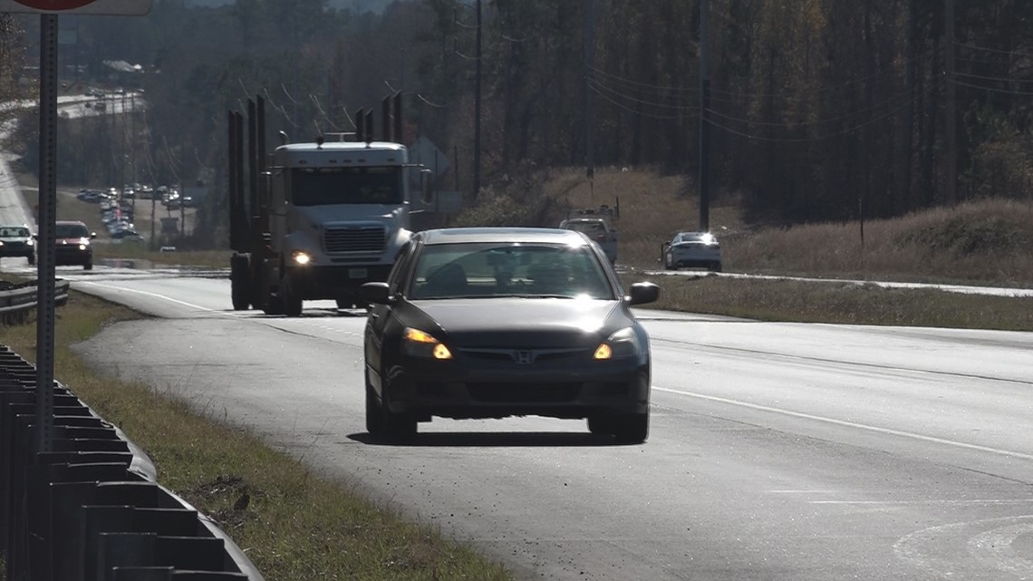 Driver in crash that killed 2 didn't yield to log truck | 13wmaz.com