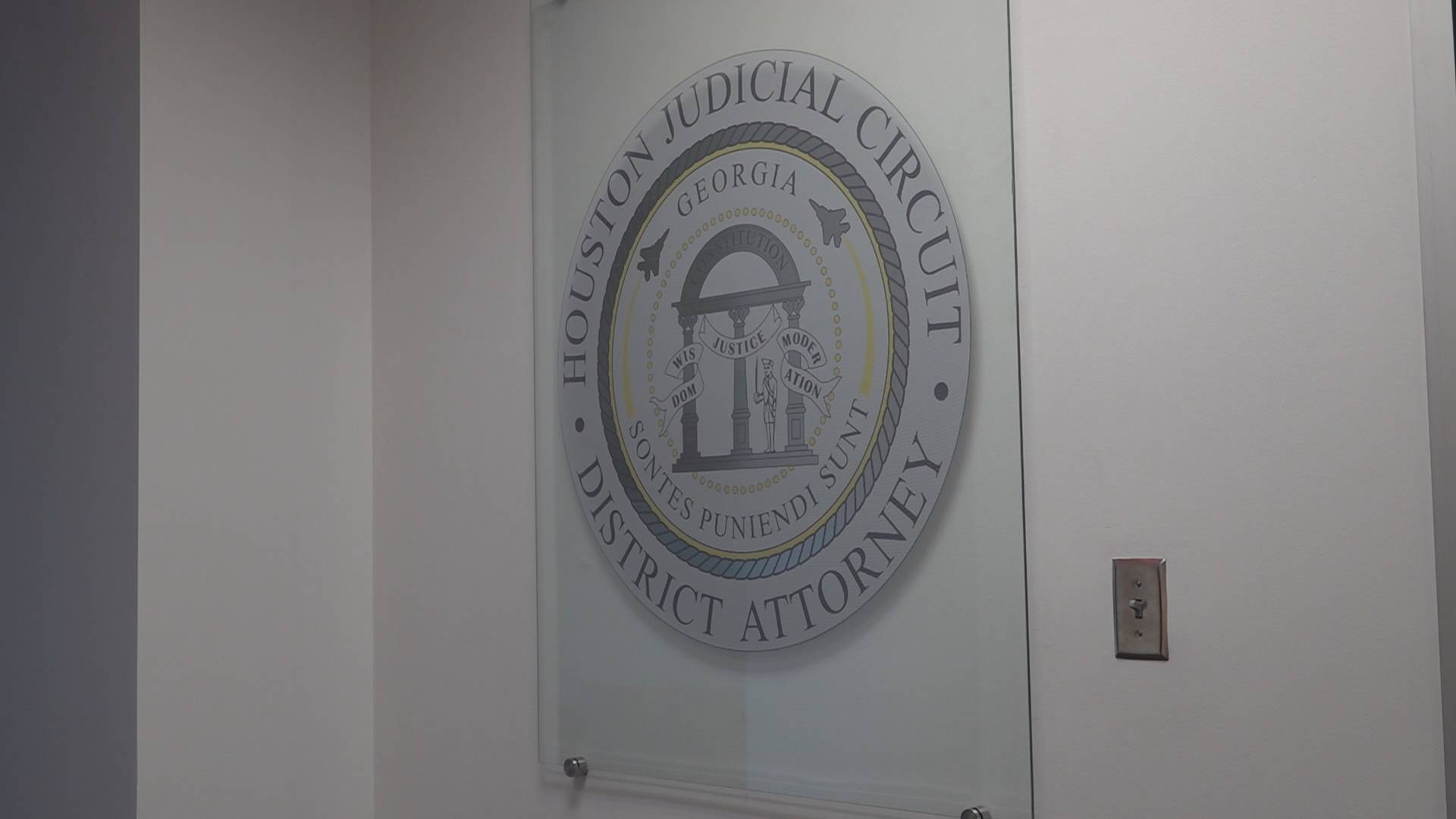 77-year-old Carl Veline starts new role as assistant district attorney ...