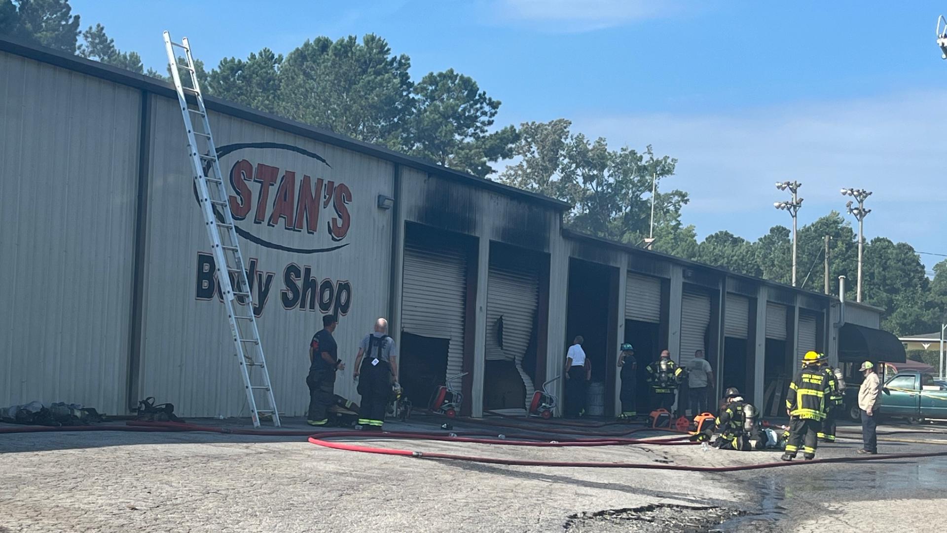 Fire at Stan's Body Shop halts traffic in Jones County | 13wmaz.com