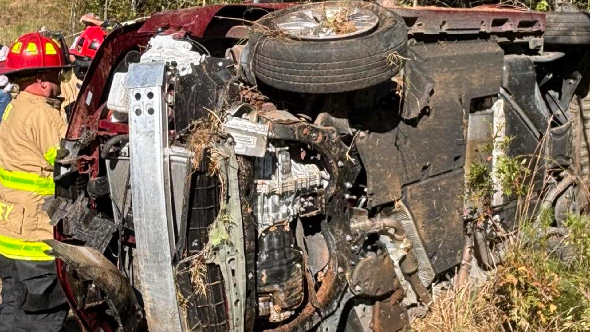 Traffic accident traps people in Washington County, responders on scene ...