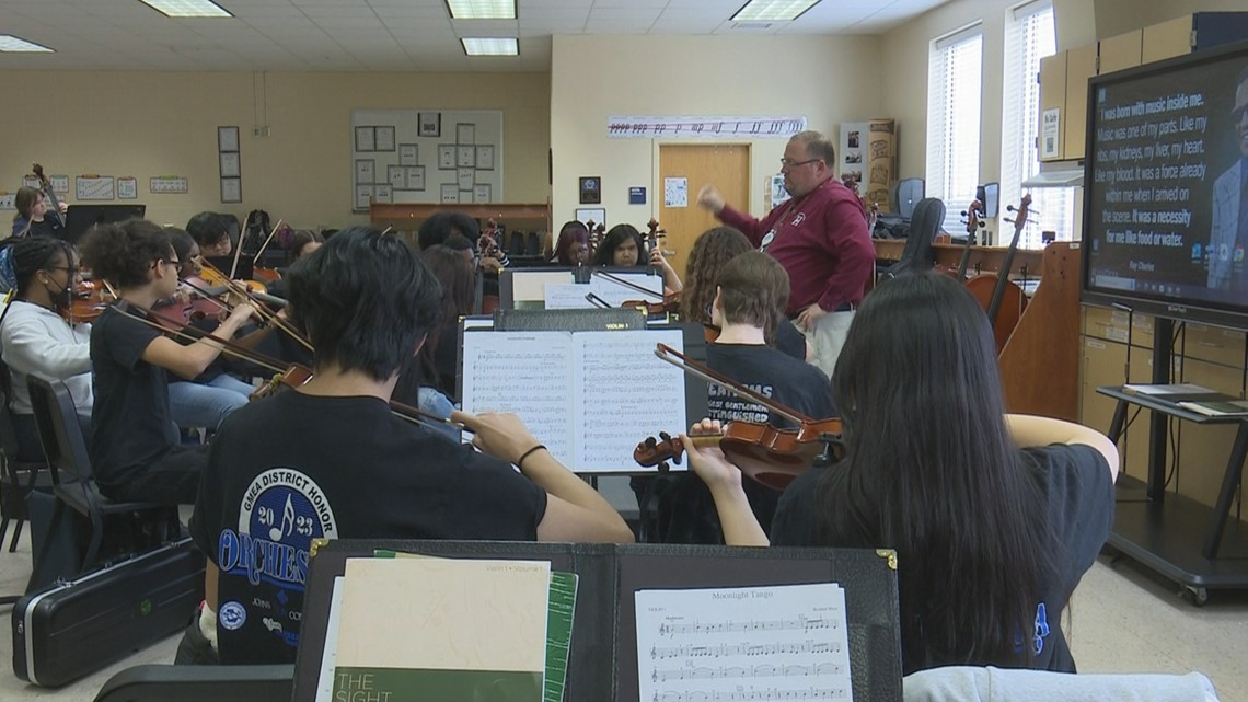 Howard High School orchestra teacher granted top educator award ...