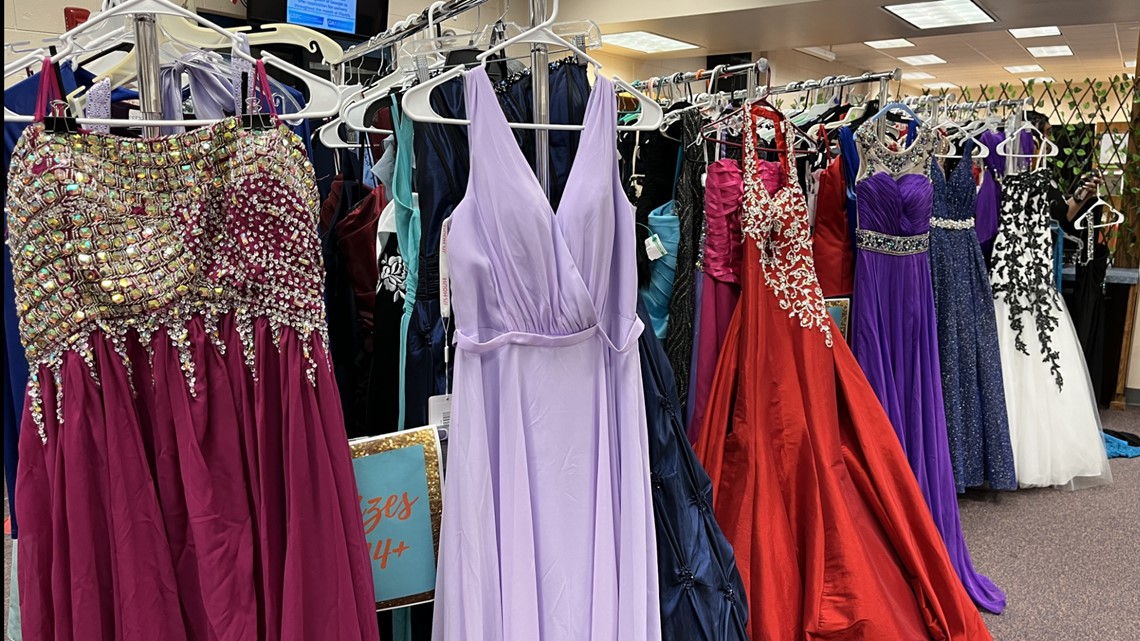 Northside High School holds Prom gown giveaway | 13wmaz.com