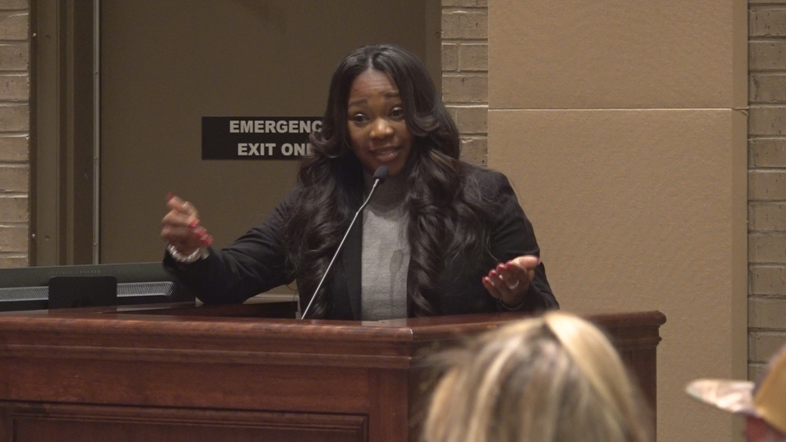 Warner Robins mayor addresses parks director controversy, denies racial ...
