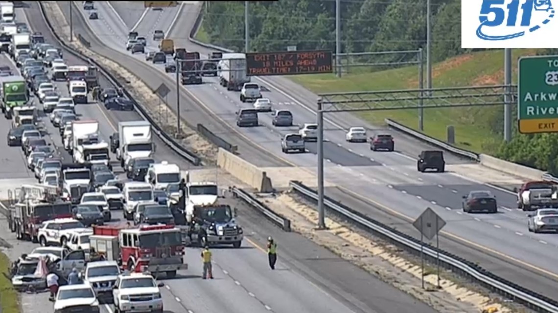 Fatal crash blocks all lanes on I-75 South at Arkwright Road | 13wmaz.com