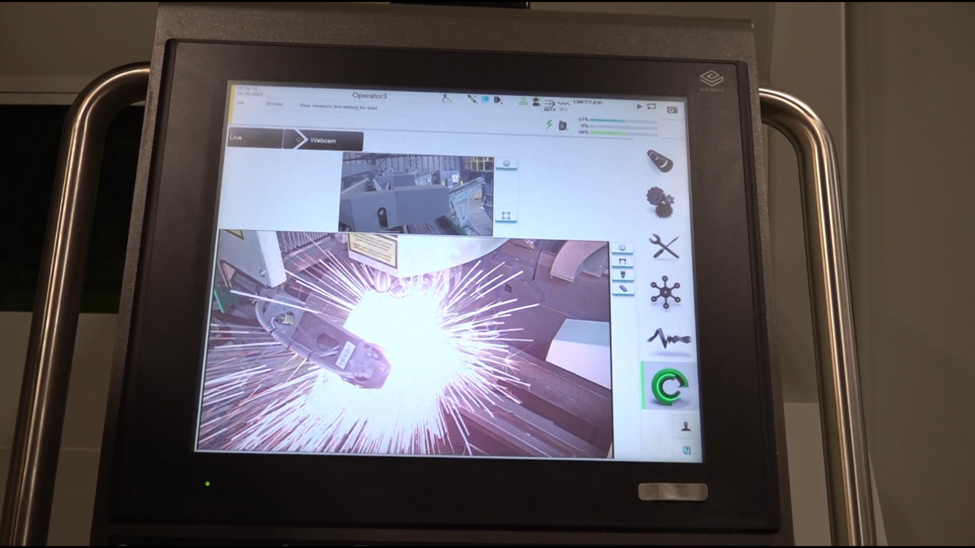 Eric Williams boosts comfort: Donates 15 Macon bus shelters | 13wmaz.com