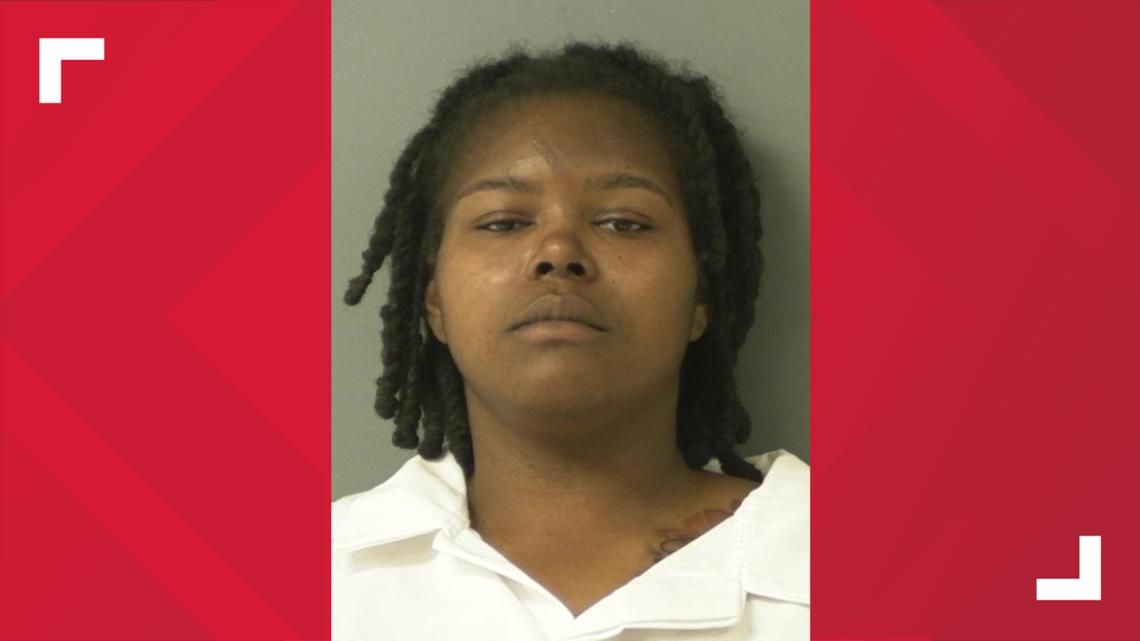 Records: Dooly State Prison employee arrested, charged with smuggling ...