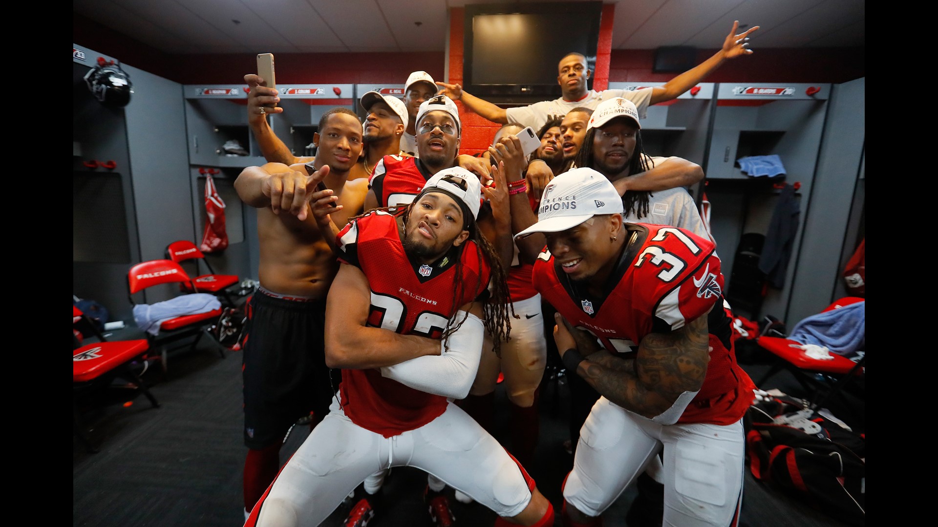 Falcons award game ball to player's wife who went into labor during ...