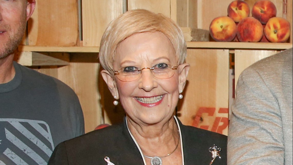 Milestone: First Lady Sandra Deal visits 900th school since 2011 ...