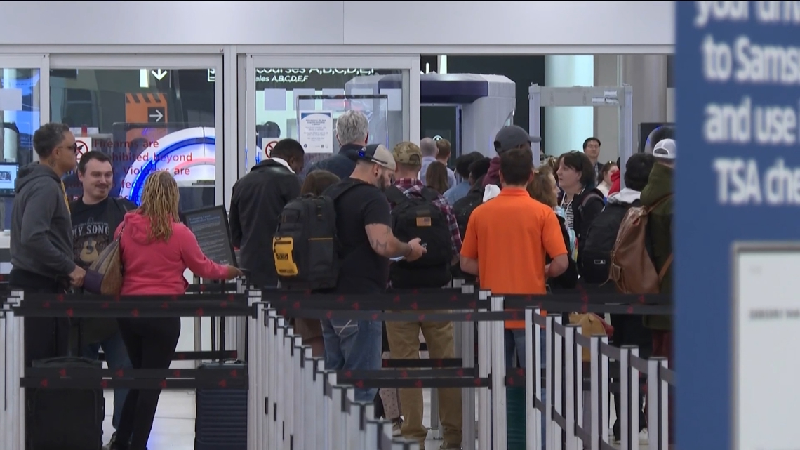 Atlanta airport travel tips to get through crowded lines | 13wmaz.com