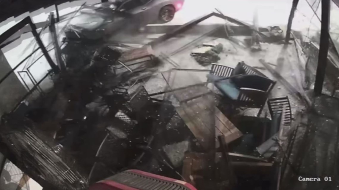 Sauce Buckhead patio smashed up by car | 13wmaz.com