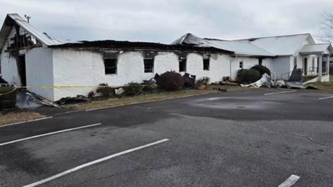 Fire crews call sanctuary at church in Cumming a 'total loss' after ...