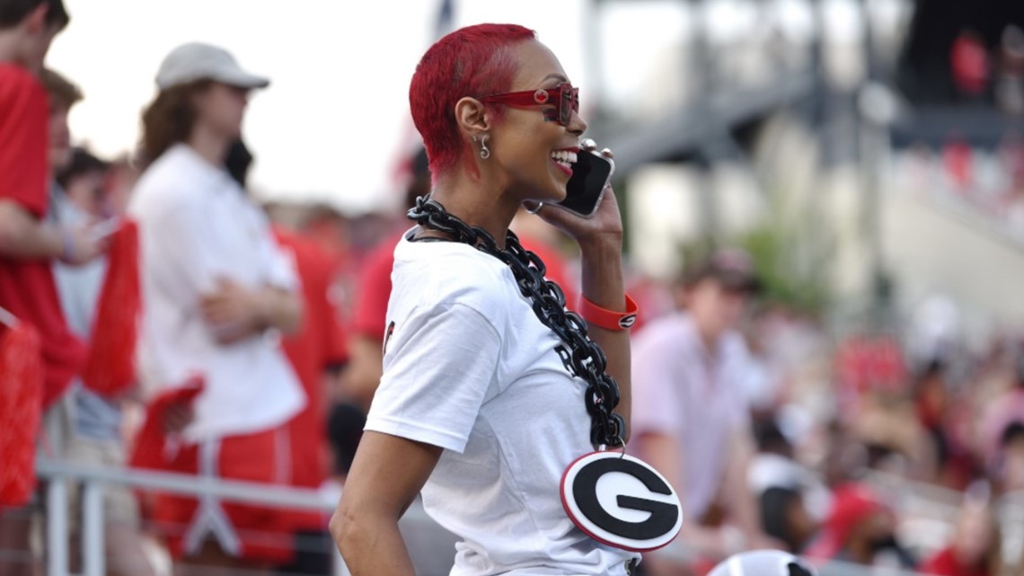 Georgia football team supports Tralee Hale's cancer fight | 13wmaz.com