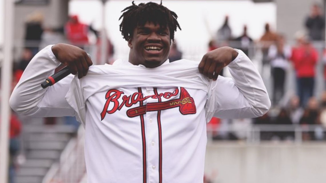 Jordan Davis Braves jersey tribute at UGA championship ceremony ...