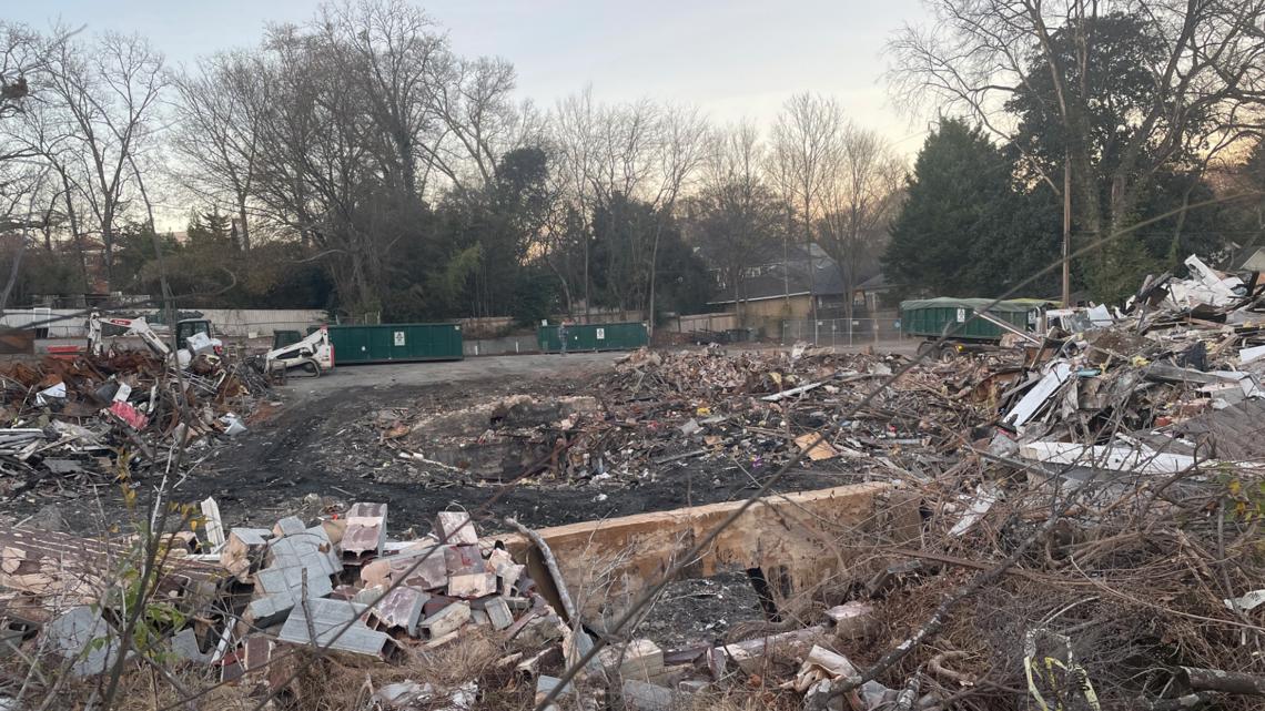Digging through rubble: Residents say goodbye to N. High Ridge | 13wmaz.com