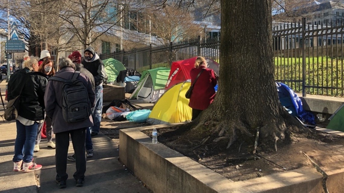 Homeless camps in downtown Atlanta shut down | 13wmaz.com