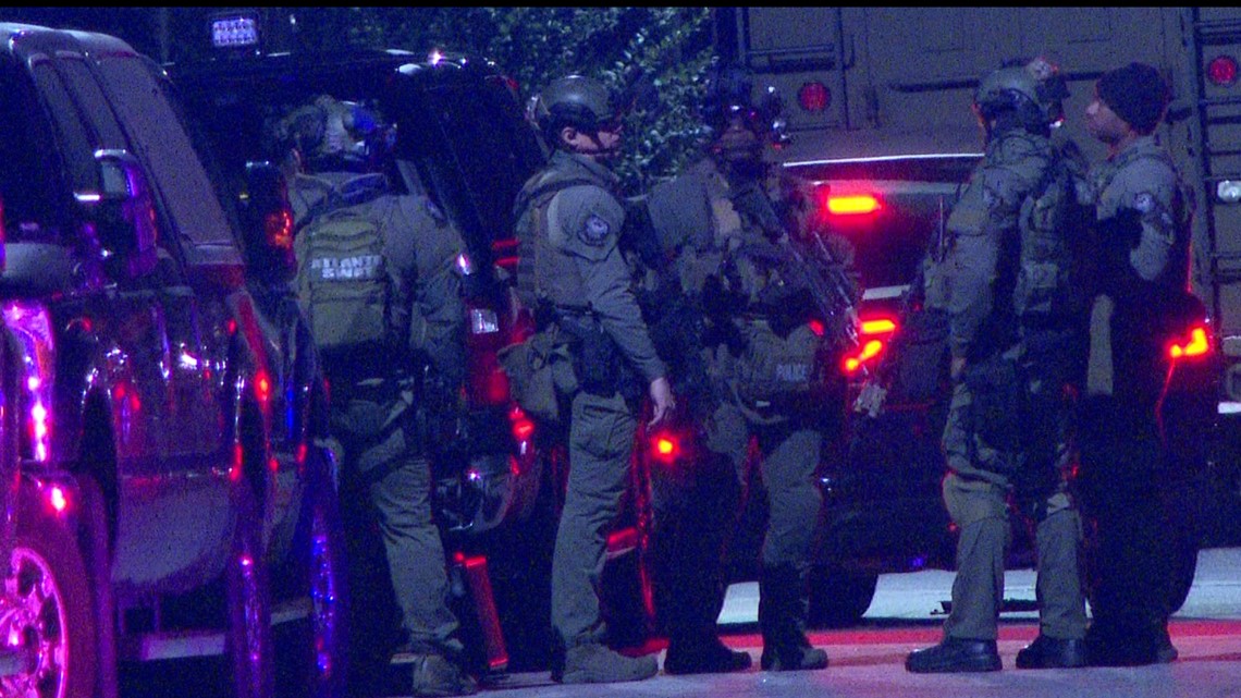North Avenue SWAT, woman stabbed in Atlanta home, police say | 13wmaz.com